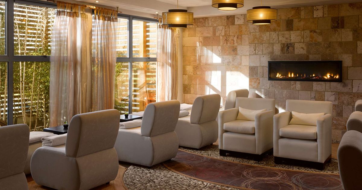 Radisson Blu Hotel And Spa, Limerick £75. Limerick Hotel Deals ...