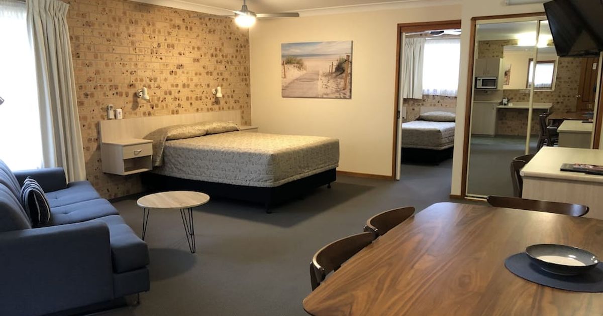 Cardiff Motor Inn from $119. Newcastle Hotel Deals & Reviews - KAYAK