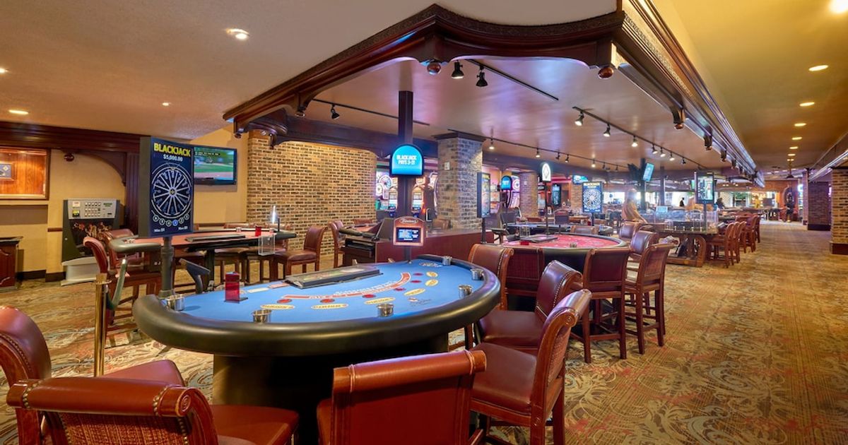 Hotel Apache from £3. Las Vegas Hotel Deals & Reviews - KAYAK