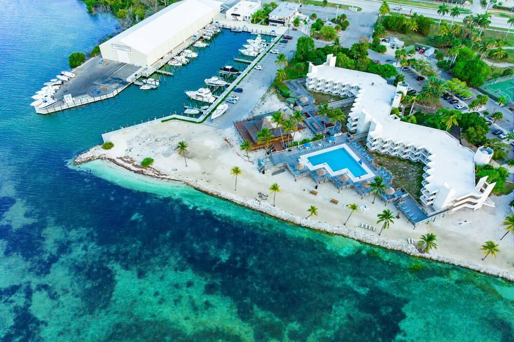 Caloosa cove resort store