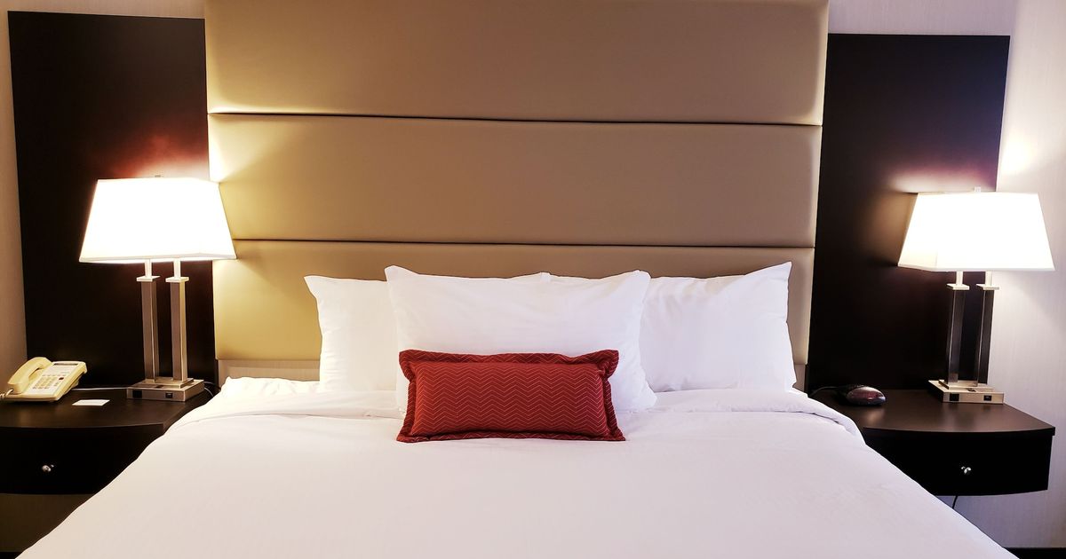 Ramada by Wyndham Saskatoon £62. Saskatoon Hotel Deals & Reviews - KAYAK