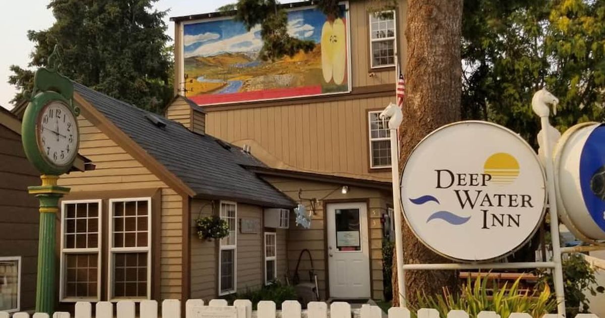 Deep Water Inn from $84. Chelan Hotel Deals & Reviews - KAYAK