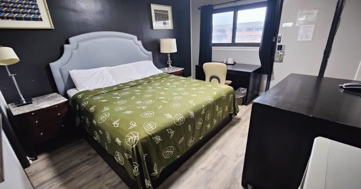 Motel Edgebrook Chicago North Shore By OYO from $58. Chicago Hotel ...