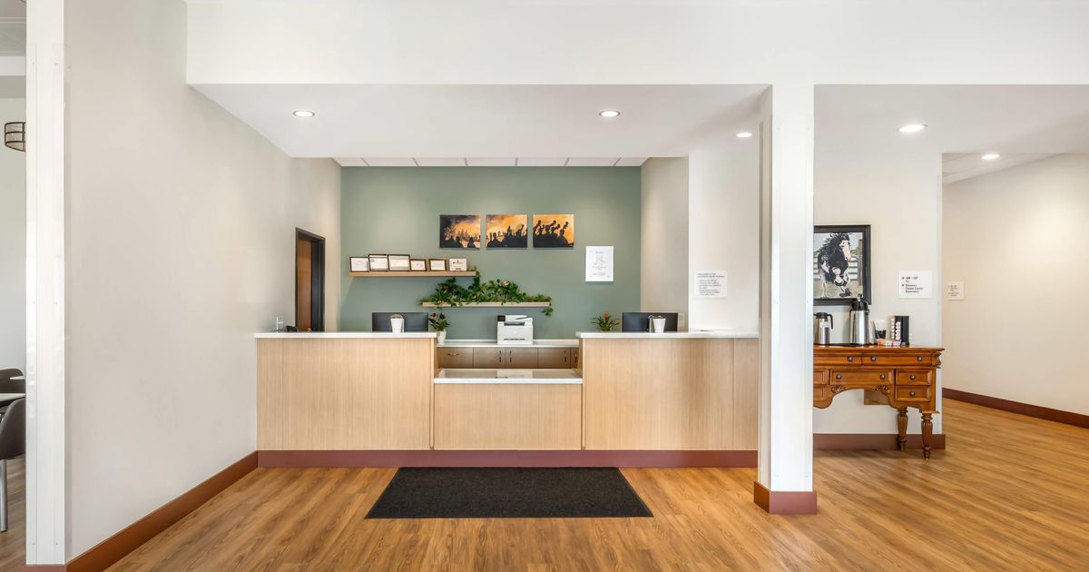 Radisson Hotel Pendleton Airport from $112. Pendleton Hotel Deals ...