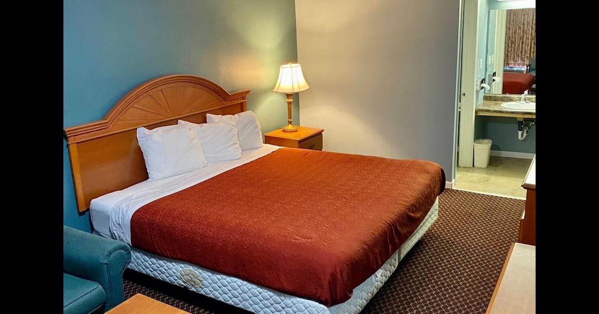 Plaza Inn Springfield in Springfield, the United States from $58: Deals ...