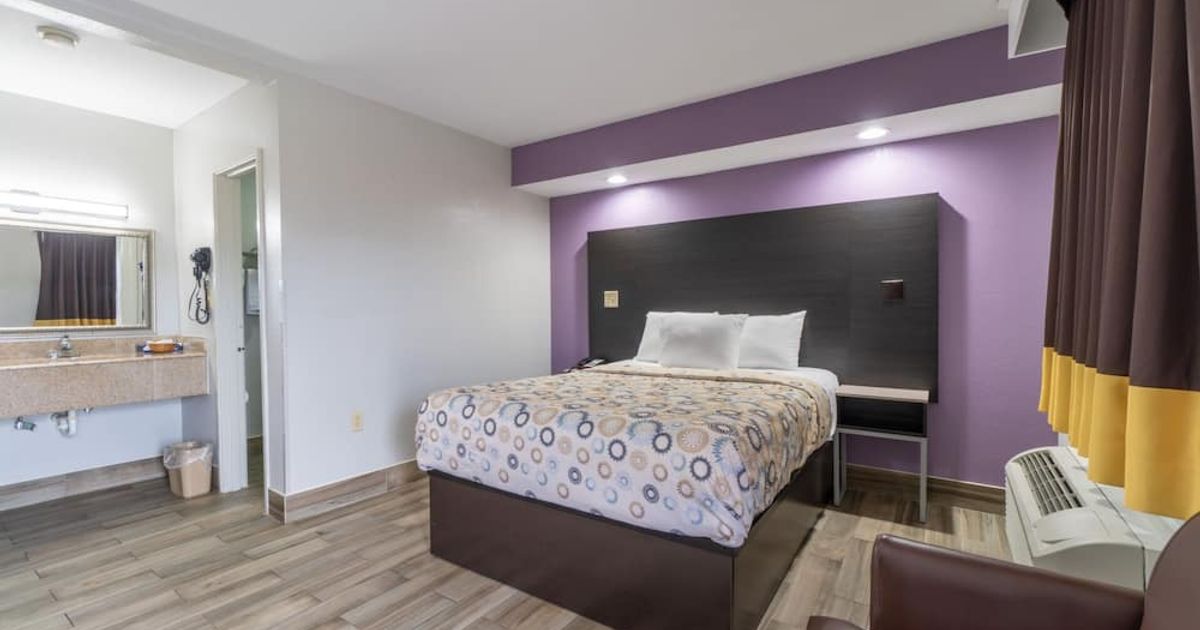 Holiday Terrace Motel from $60. Houston Hotel Deals & Reviews - KAYAK