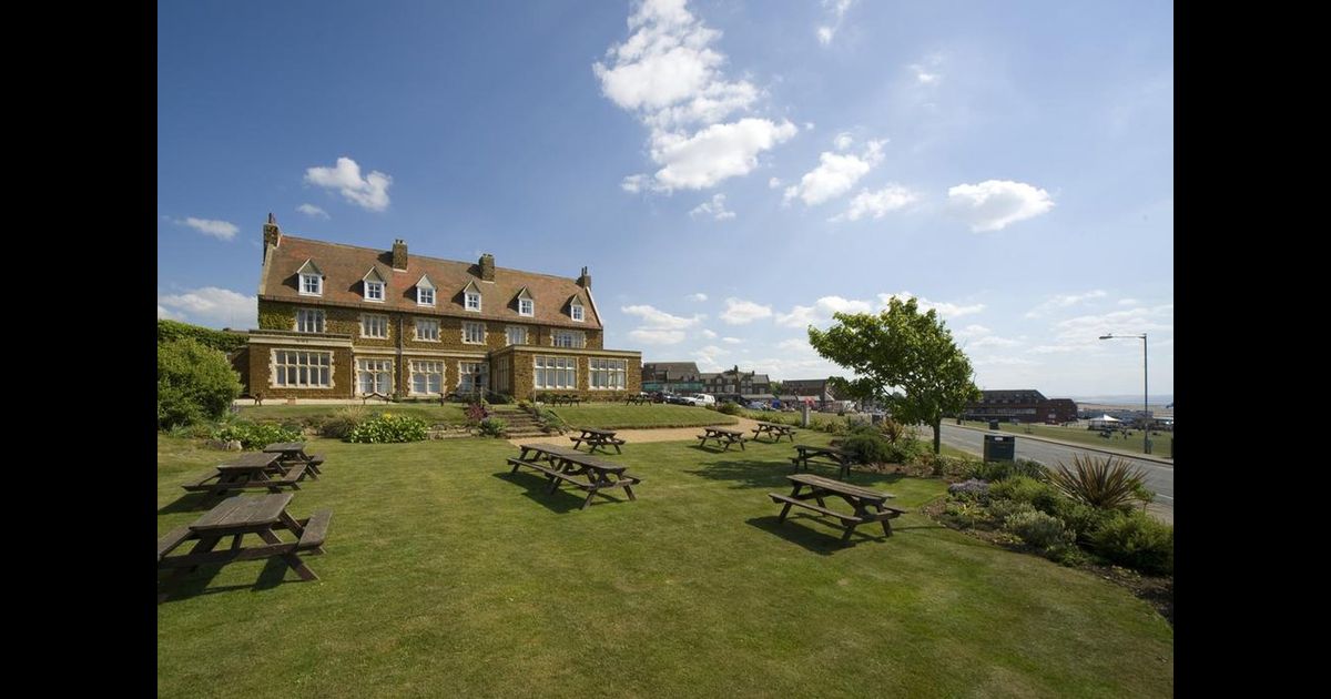 The Golden Lion Hotel, Hunstanton - Compare Deals