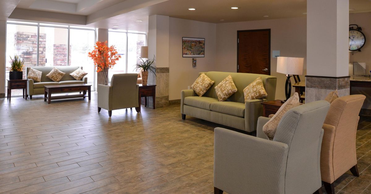 Holiday Inn Express & Suites Williams By IHG from $98. Williams Hotel ...