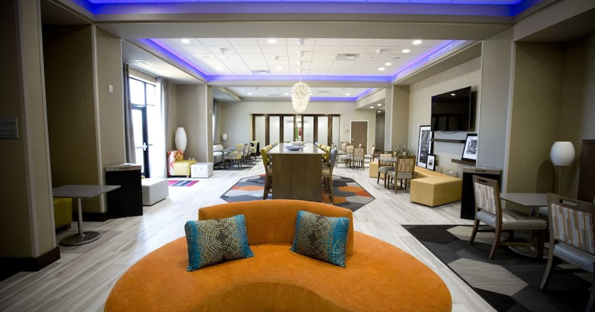 Hampton Inn Blue Ash Cincinnati $136. Blue Ash Hotel Deals & Reviews ...