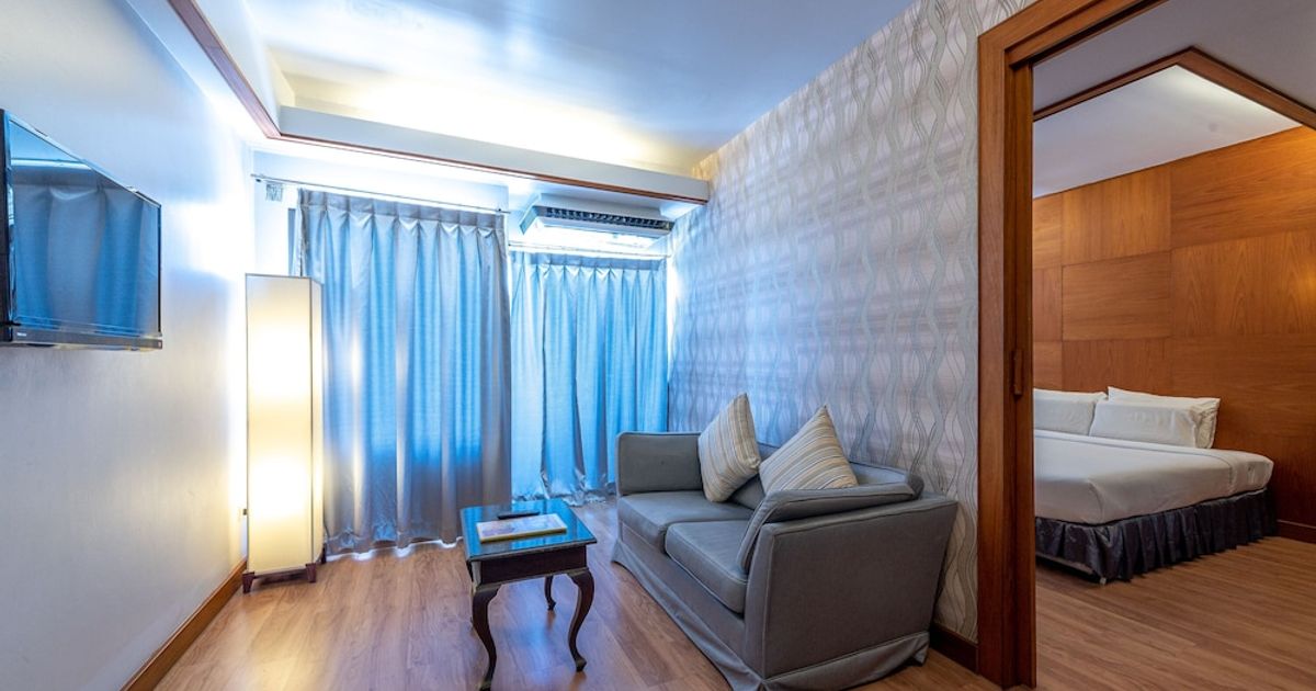 Nonthaburi Palace Hotel from $23. Bangkok Hotel Deals & Reviews - KAYAK