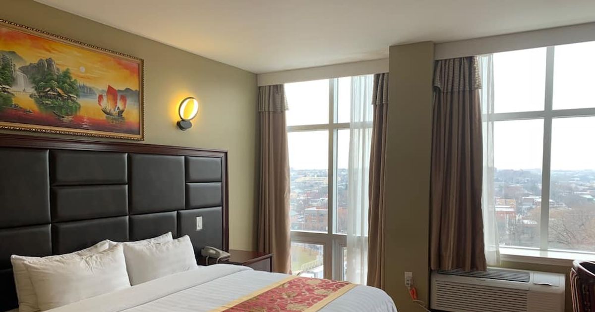 The Queens Hotel à partir de 56 €. Hôtels à Queens - KAYAK