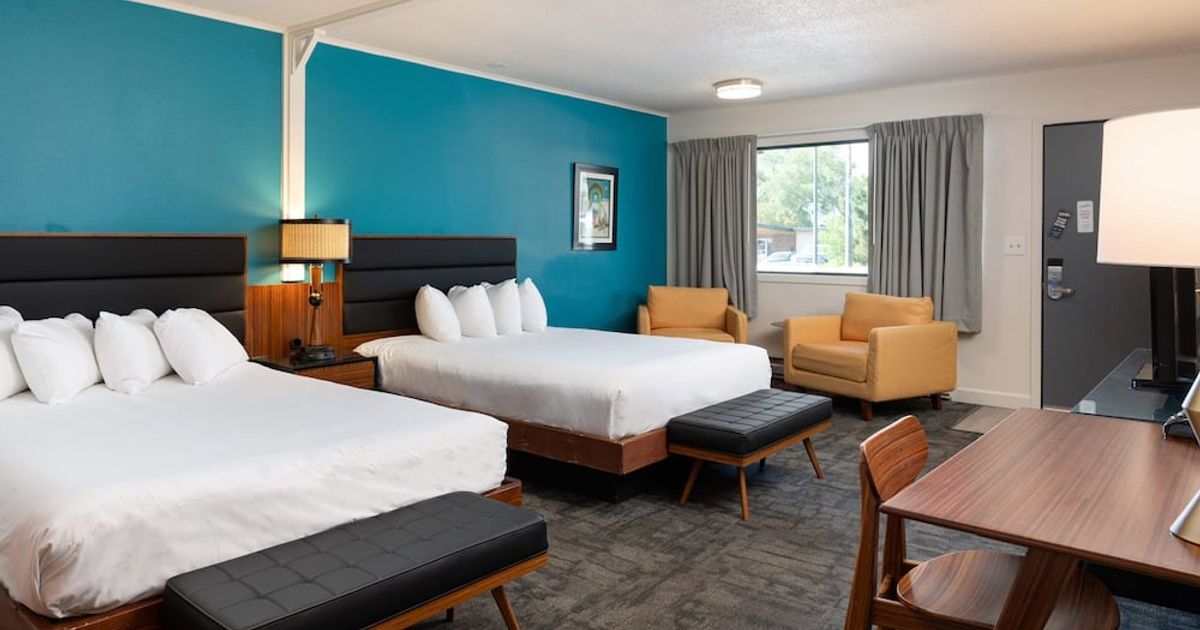 Sapphire Motel Midtown Bozeman from $98. Bozeman Hotel Deals & Reviews ...