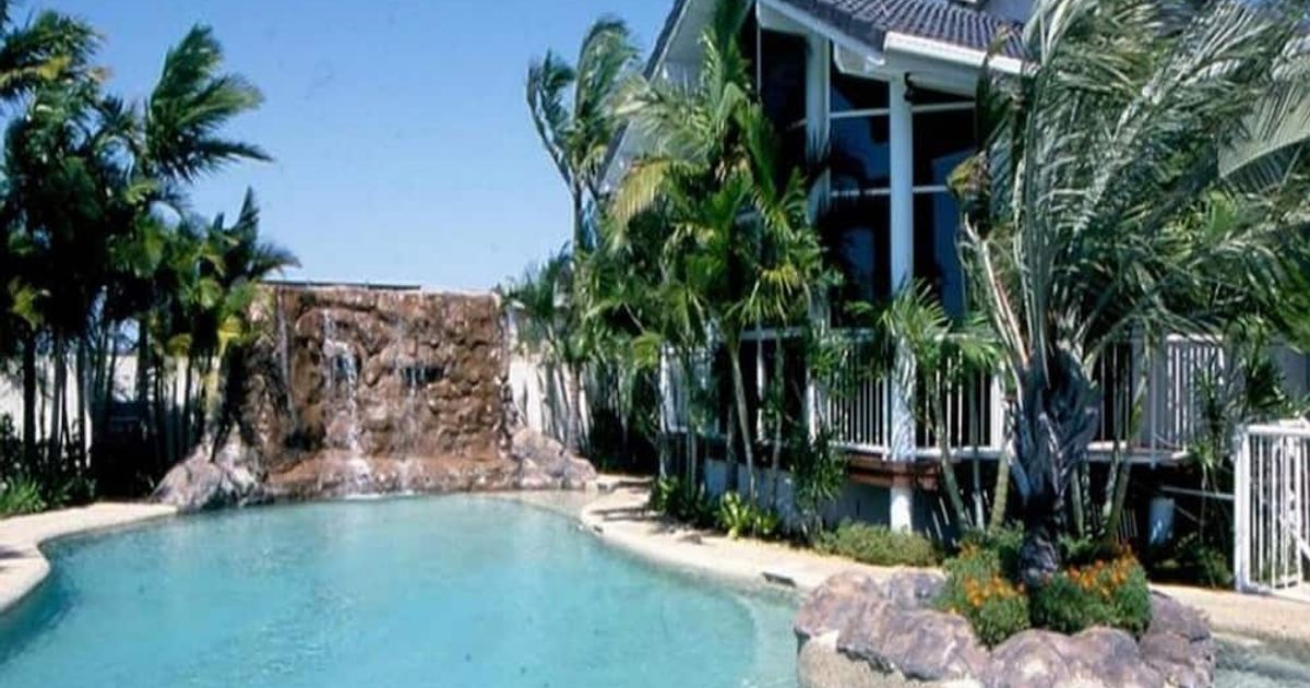 Runaway Bay Motor Inn from $111. Runaway Bay Hotel Deals & Reviews - KAYAK