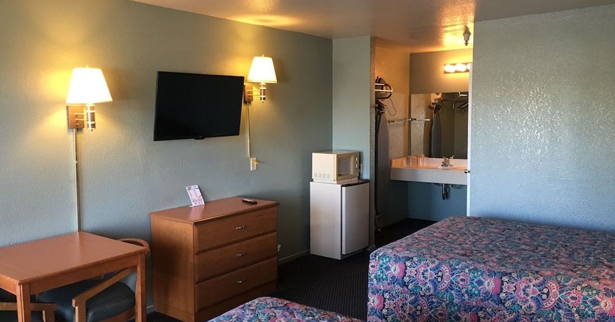 Applegate Inn from $86. Atwater Hotel Deals & Reviews - KAYAK