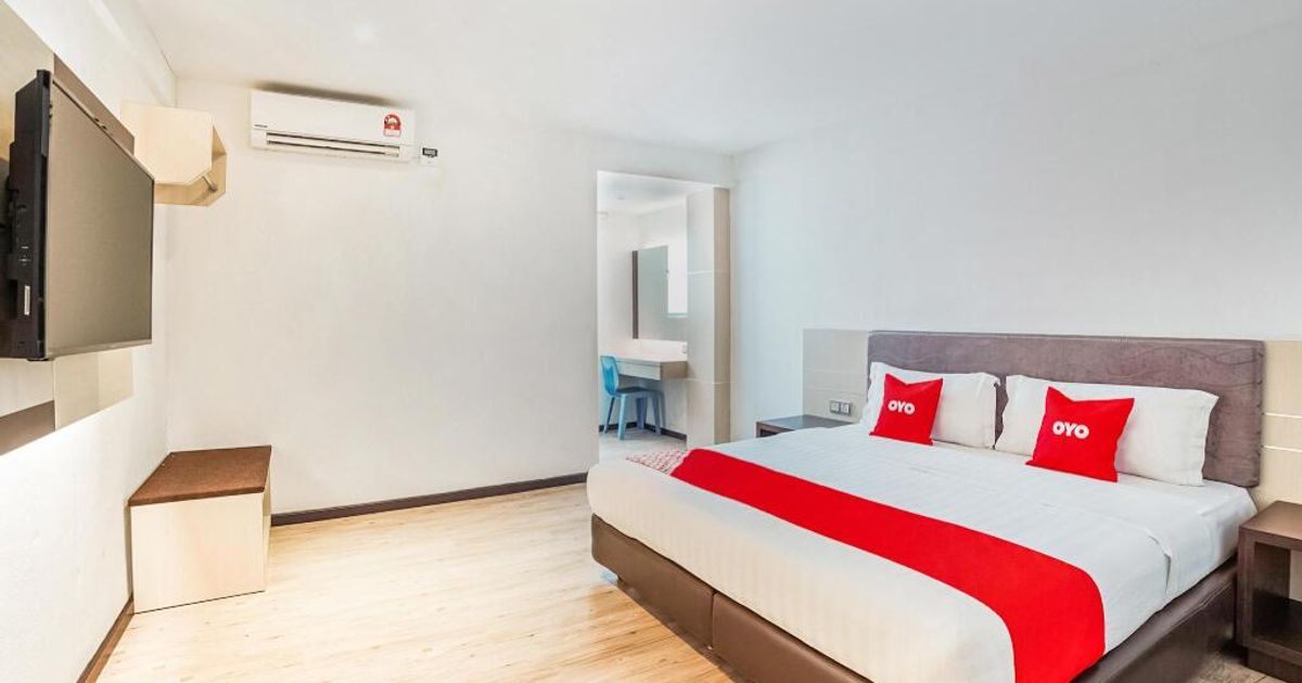 Palace Inn £10. Miri Hotel Deals & Reviews - KAYAK