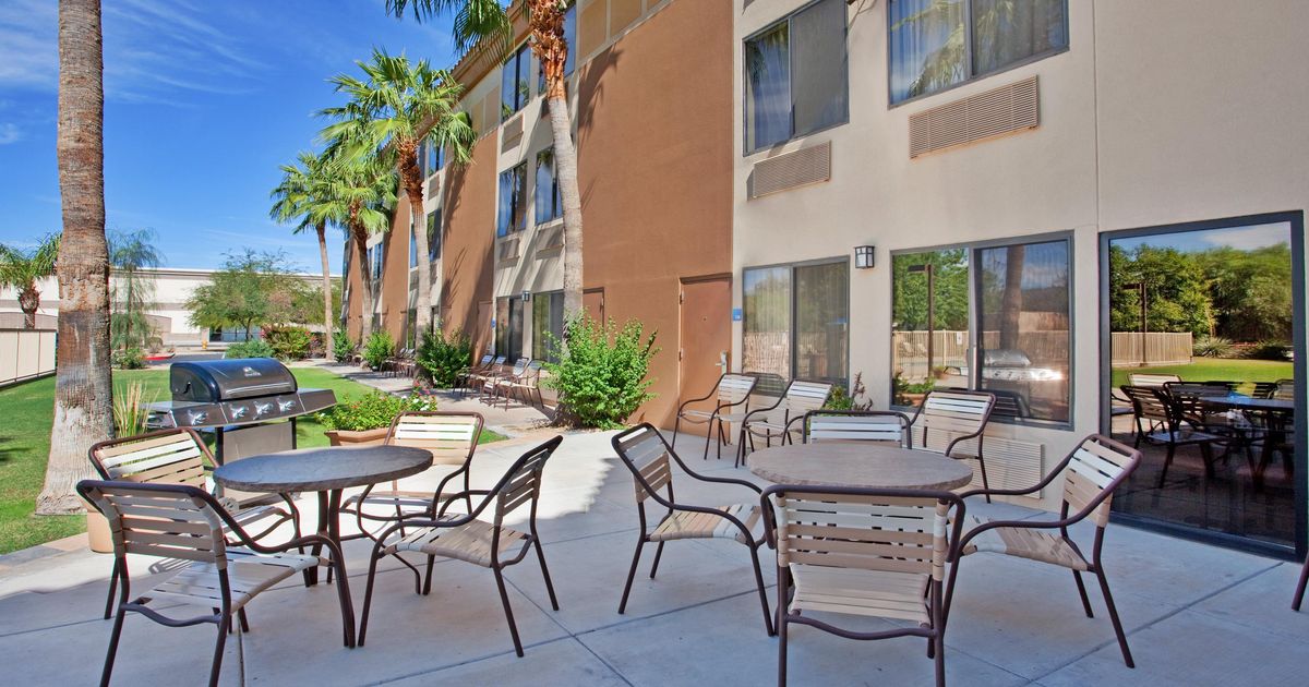 Holiday Inn Express Scottsdale North By IHG from $80. Scottsdale Hotel ...