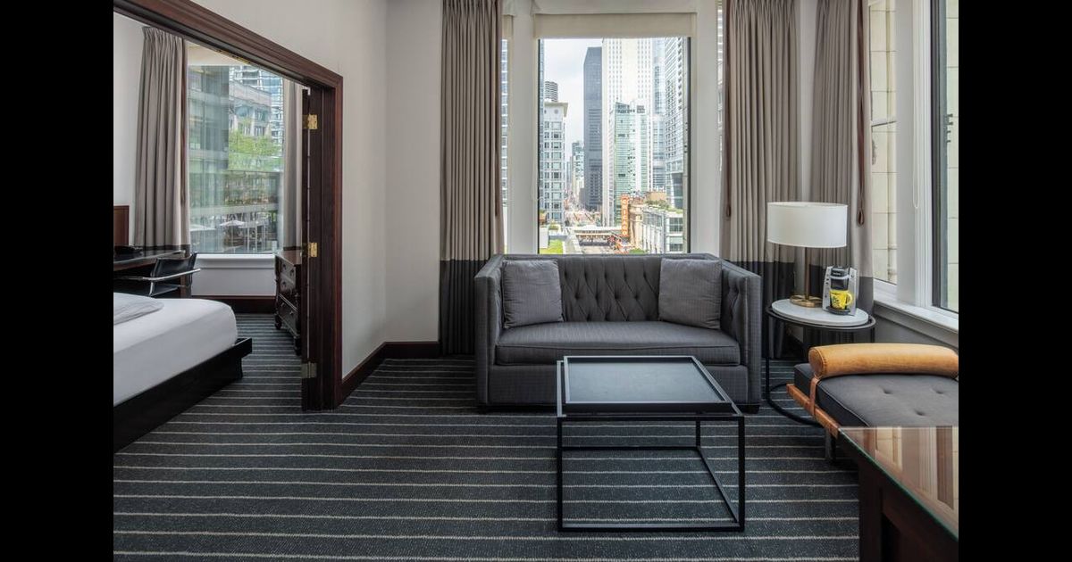 Staypineapple, An Iconic Hotel, The Loop in Chicago, the United States ...