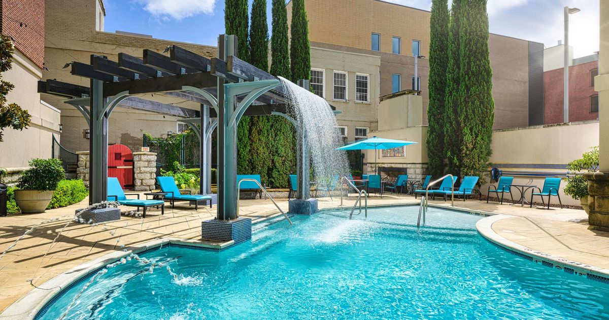 Hampton Inn & Suites Chattanooga/Downtown from $144. Chattanooga Hotel ...