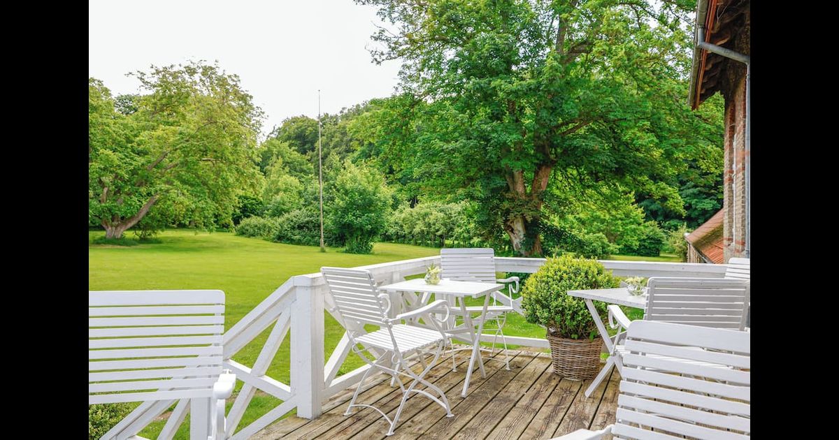Lundsgaard Gods Badehotel in Kerteminde, Denmark from $208: Deals ...