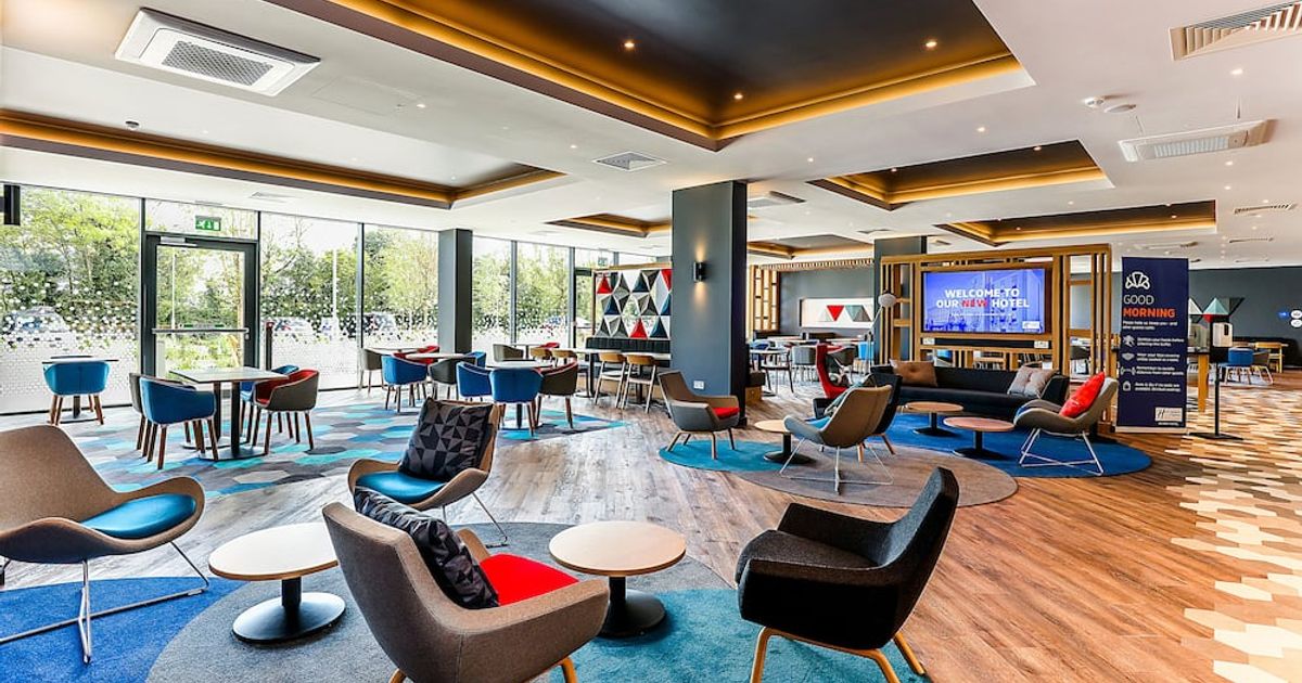 Holiday Inn Express Bicester By IHG £49. Bicester Hotel Deals & Reviews ...