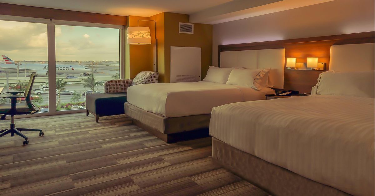 Holiday Inn Express & Suites Miami Airport East By IHG, Miami ...