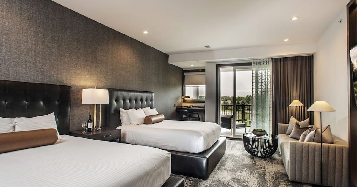 Destination Geneva National desde $2,785 ($̶1̶0̶,̶6̶1̶7̶). Lake Geneva ...
