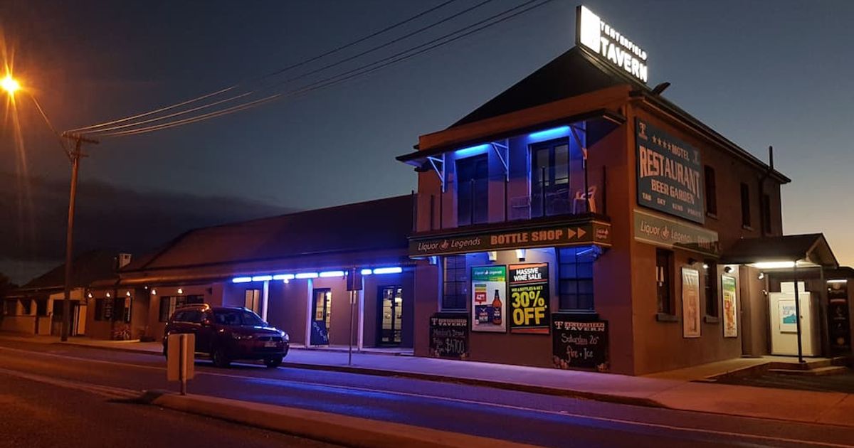 Tenterfield Tavern and Motor Inn from $115. Tenterfield Hotel Deals ...