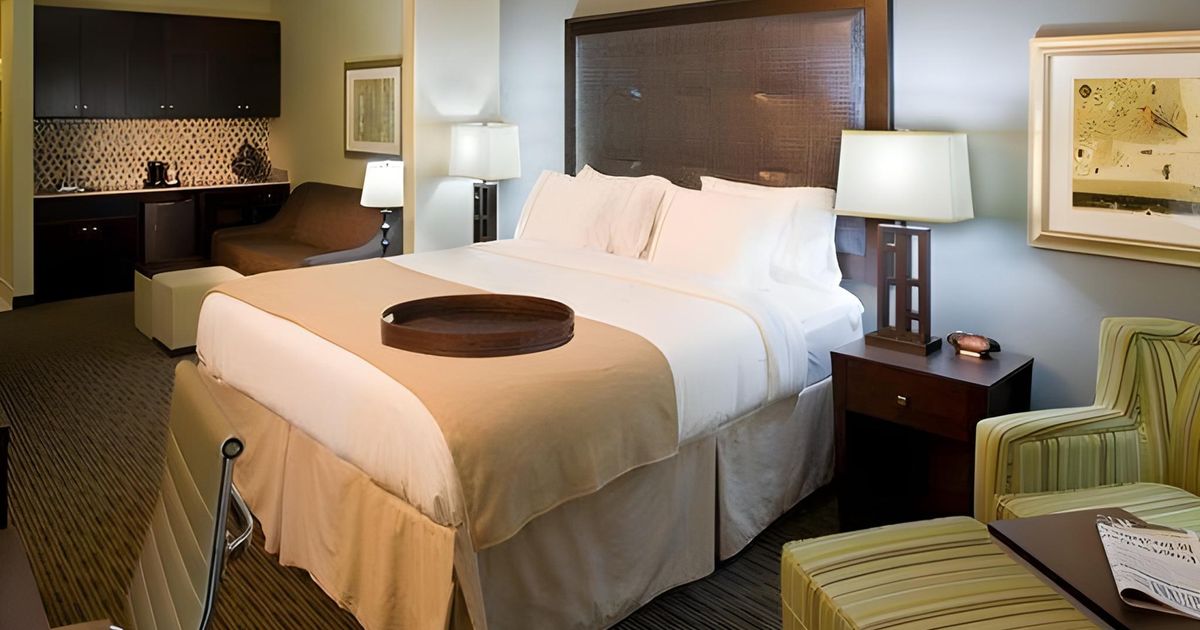 Holiday Inn Express & Suites Waycross By IHG desde 110 €. Hoteles en ...