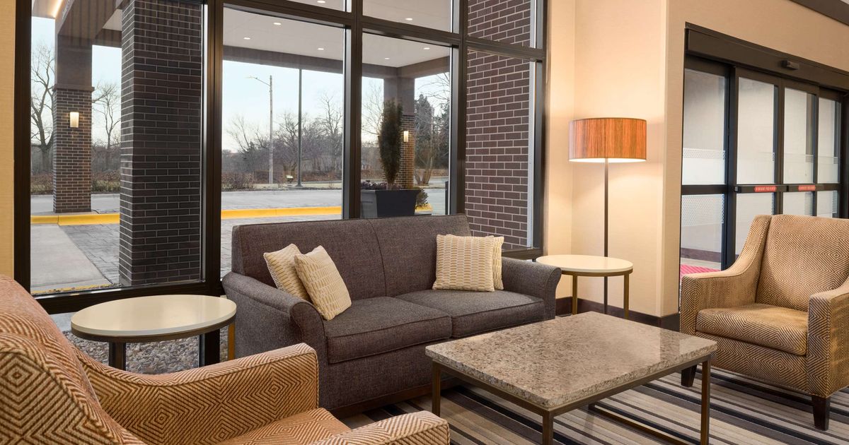 Hampton Inn Lawrence ab 100 €. Hotels in Lawrence - KAYAK