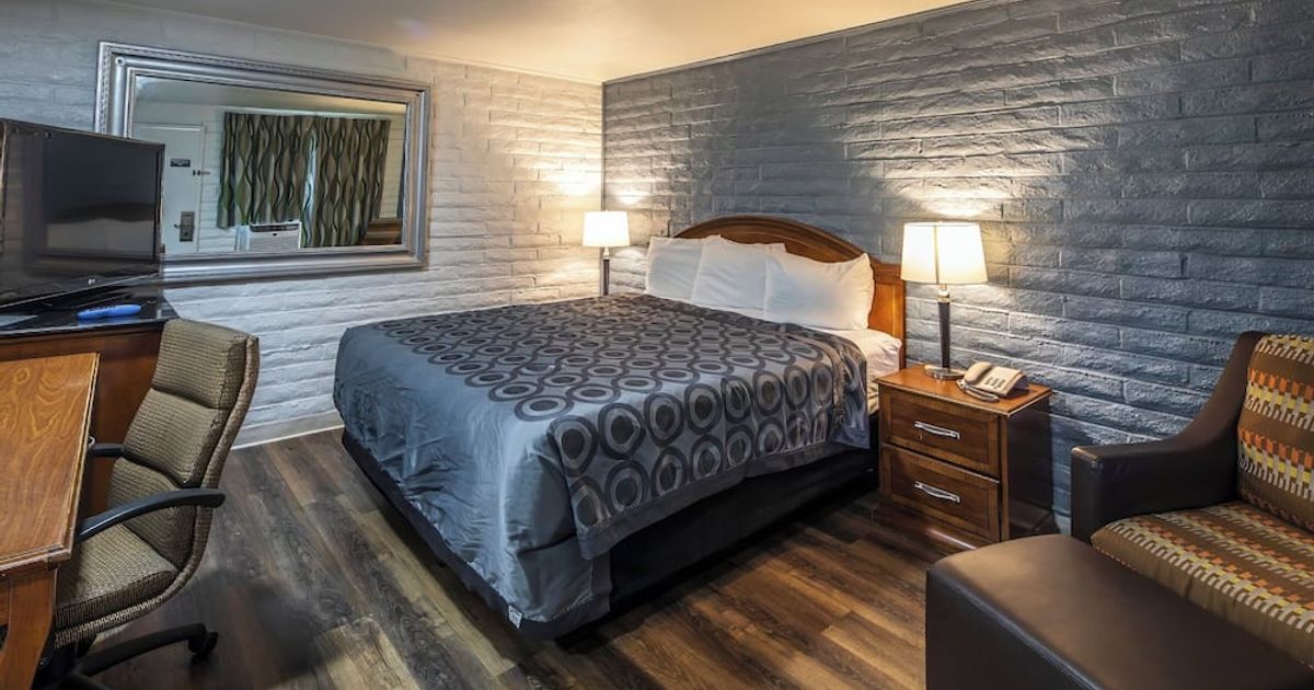Hitching Post Studios Inn from $71. Santa Cruz Hotel Deals & Reviews ...