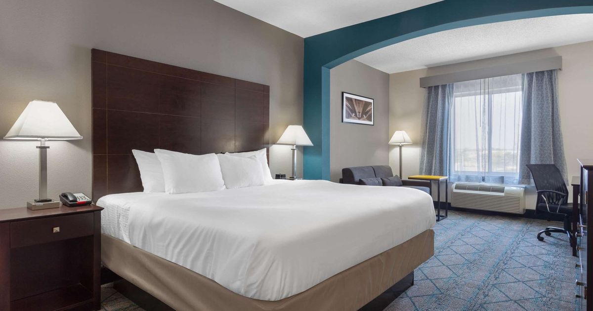 La Quinta Inn & Suites by Wyndham Columbus West - Hilliard from $99 ...