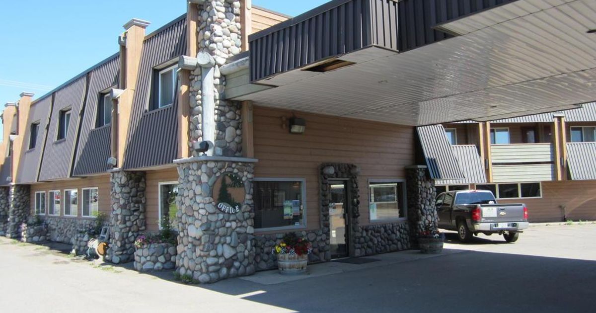 Aspen Inn & Suites from . Smithers Hotel Deals & Reviews - KAYAK