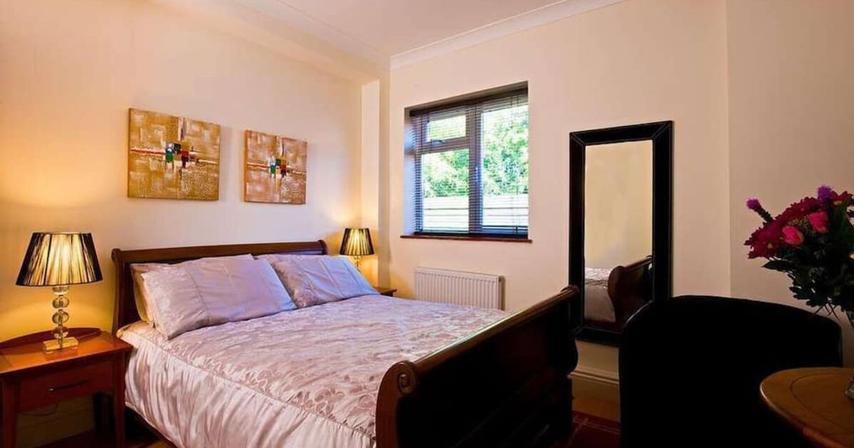 Godalming Hotel Guest House £42. Godalming Hotel Deals & Reviews - KAYAK