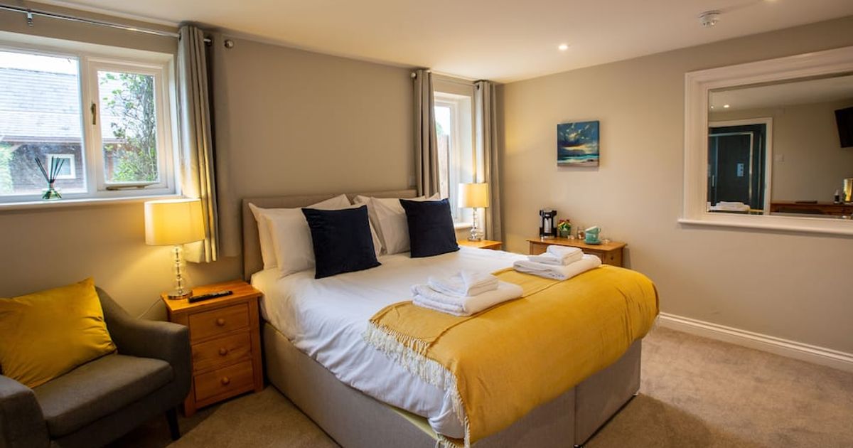 The Three Lions £76. Fordingbridge Hotel Deals & Reviews - KAYAK