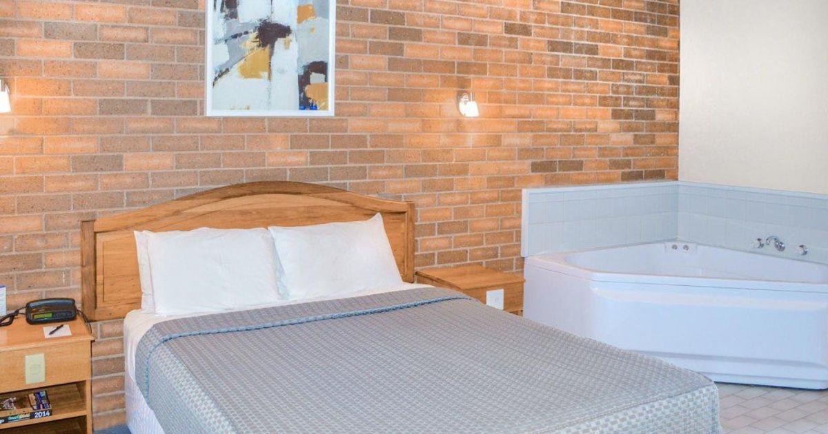 Cathedral Motor Inn $134. Bendigo Hotel Deals & Reviews - KAYAK