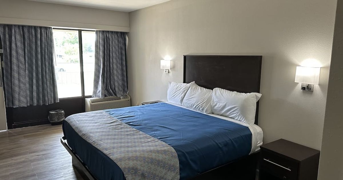 Oakwood Inn from $54. Oakdale Hotel Deals & Reviews - KAYAK