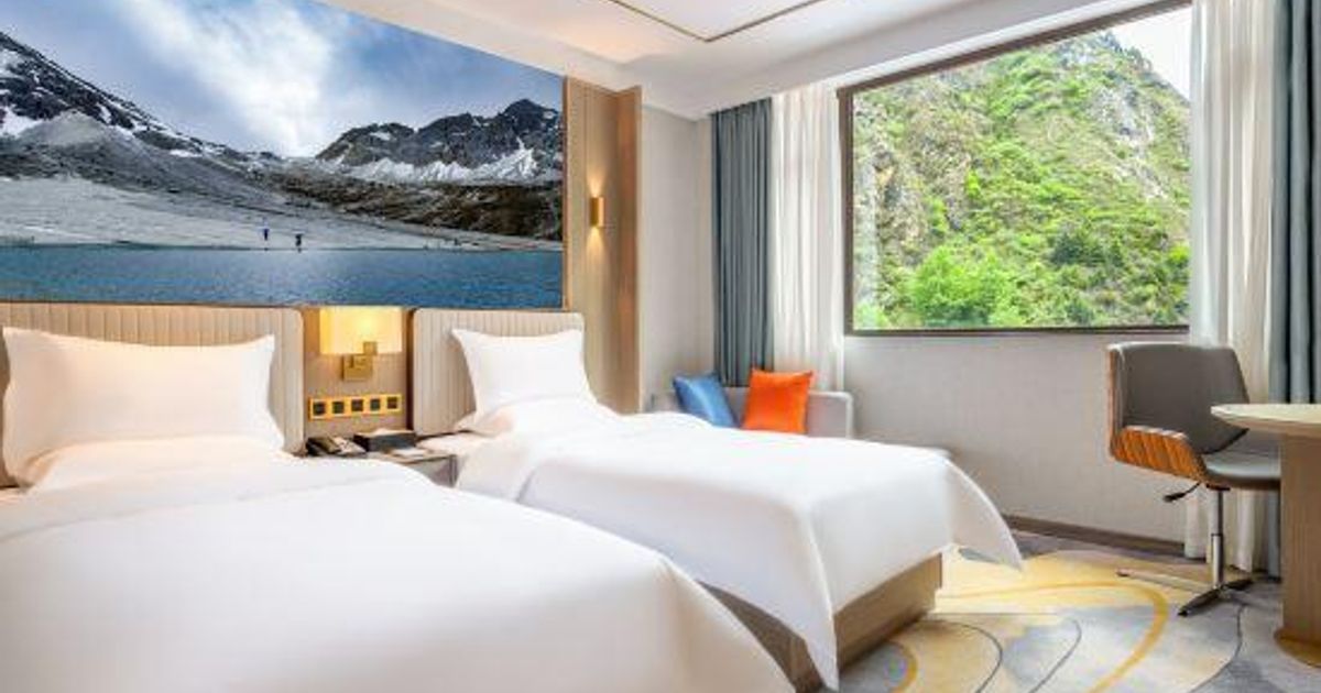 Kangding Love Song Plaza Gesar Hotel from $64. Garzê Hotel Deals ...