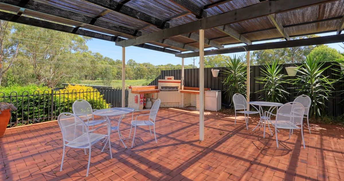 Bishops Lodge Narrandera from $78. Narrandera Hotel Deals & Reviews - KAYAK