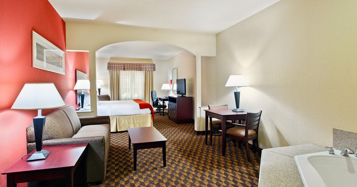 Holiday Inn Express & Suites Malvern By IHG from $103. Malvern Hotel ...