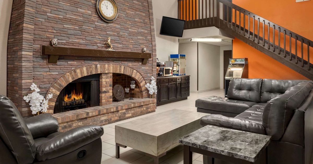 Howard Johnson by Wyndham Appleton ₹ 4,556. Appleton Hotel Deals ...