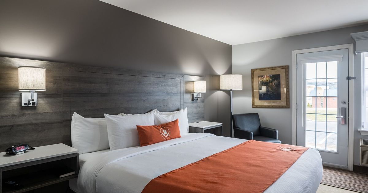 Amsterdam Inn & Suites Moncton C$ 108 (C̶$̶ ̶2̶4̶0̶). Moncton Hotel ...