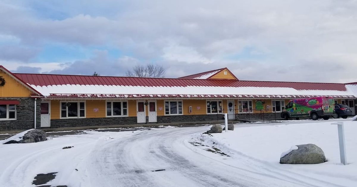 Middlebury Sweets Motel £79. Middlebury Hotel Deals & Reviews - KAYAK