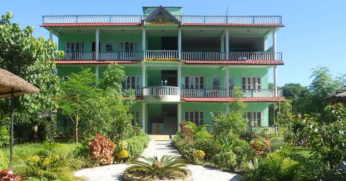 Eco Adventure Resort desde . Resorts en Sauraha - KAYAK