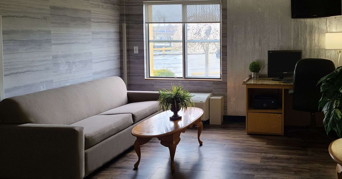 Comfort Inn Boston Milford from $96. Milford Hotel Deals & Reviews - KAYAK