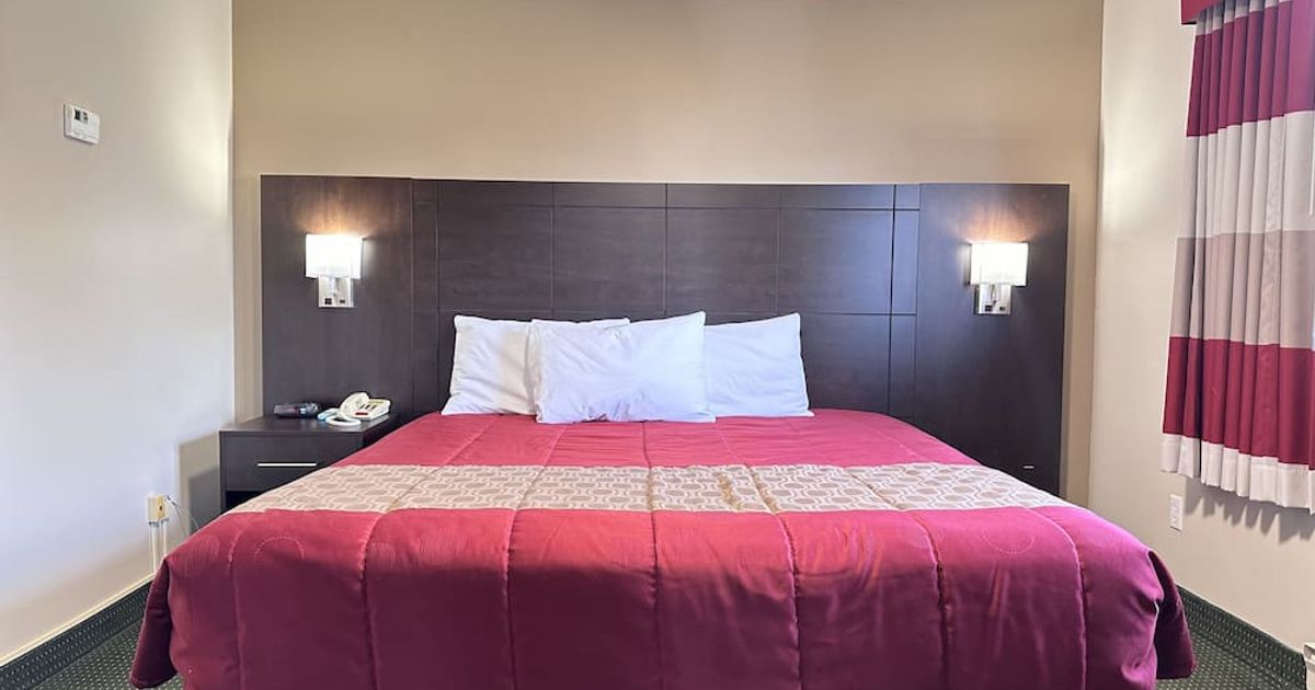 Colonial House Motor Inn from $74. Perth Hotel Deals & Reviews - KAYAK