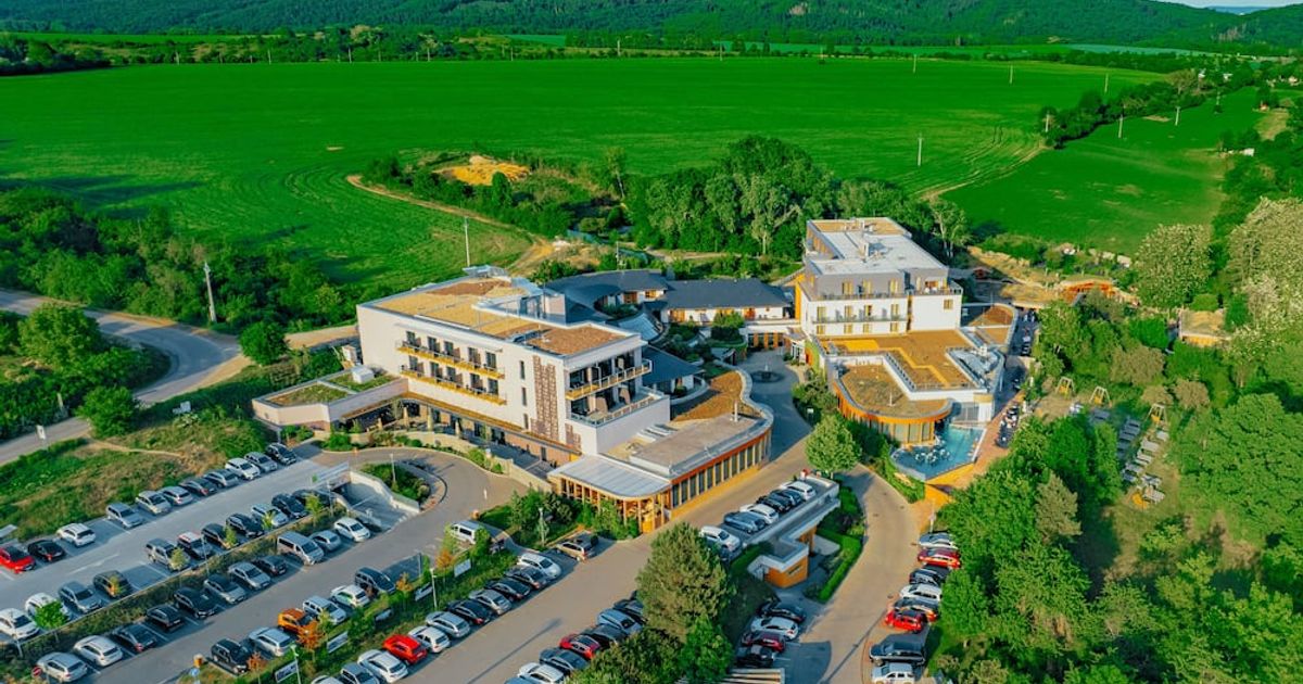 Maximus Resort เริ่มต้นที่ ฿3,572 (฿̶9̶,̶5̶2̶2̶) เบอร์โน โรงแรม - KAYAK