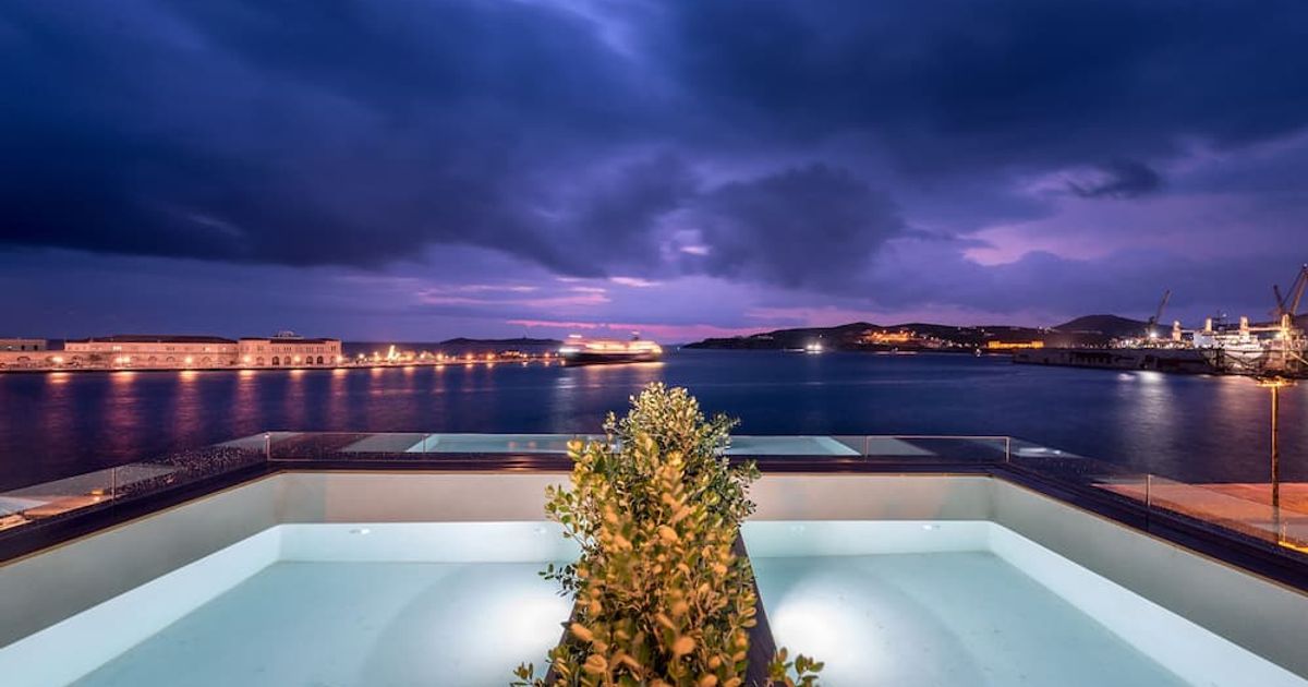 Shapes Luxury Suites ab 75 €. Hotels in Ermoupoli - KAYAK