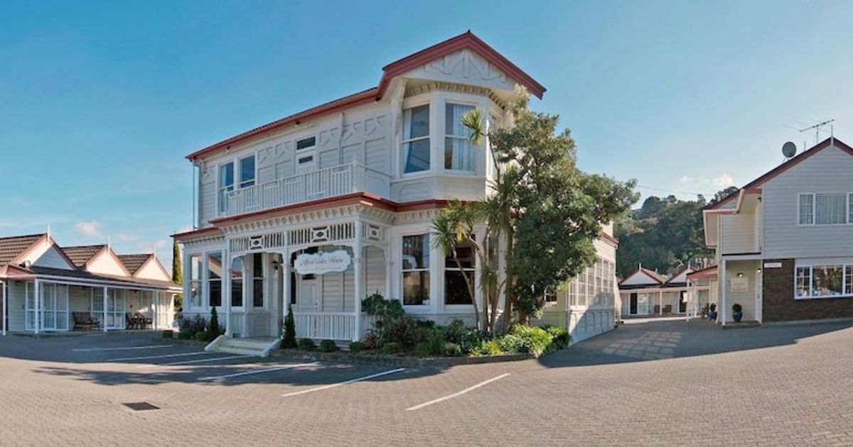 Settlers Motor Lodge $99. Lower Hutt Hotel Deals & Reviews - KAYAK