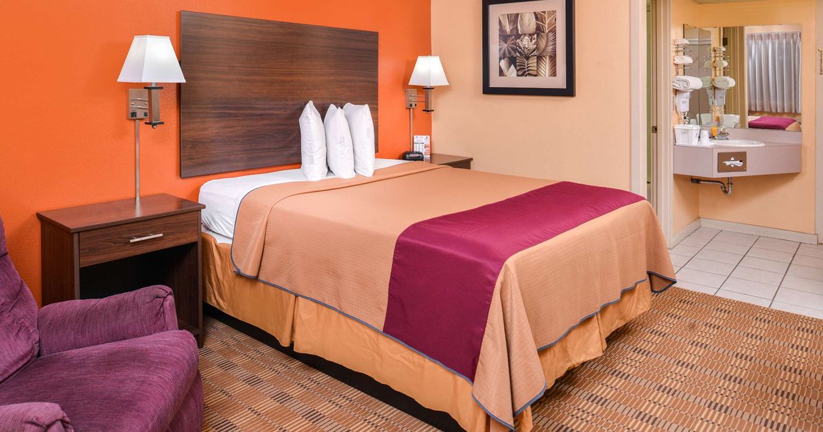 Americas Best Value Inn Ellsworth from $80. Ellsworth Hotel Deals ...