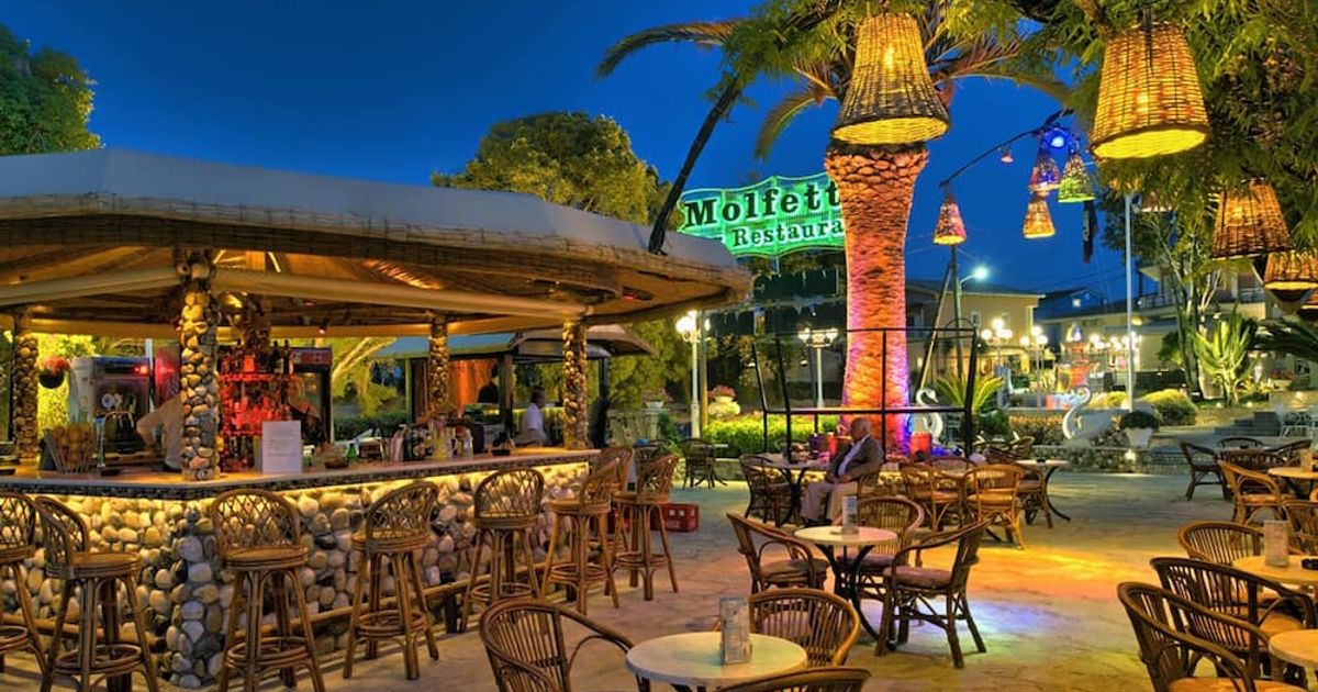 Molfetta Beach Hotel เริ่มต้นที่ ฿2,642 (฿̶6̶,̶9̶7̶7̶) Gouvia โรงแรม ...